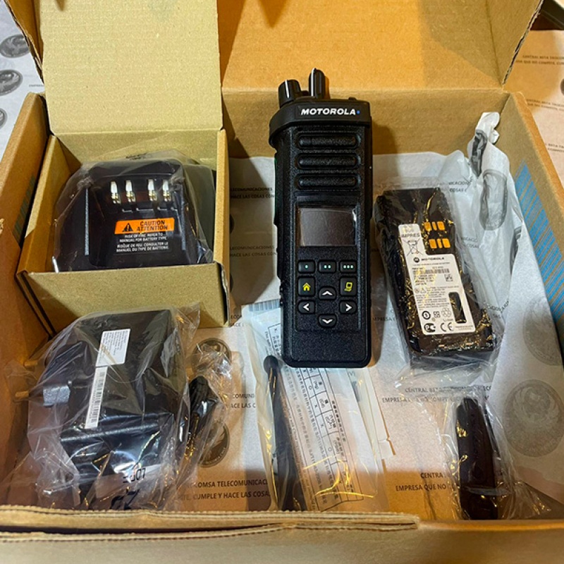 RADIO PORTÁTIL MOTOROLA APX2000